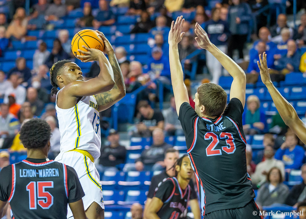 Davis & Ray combine for 45 points as Blue Hens’ winning streak hits ...